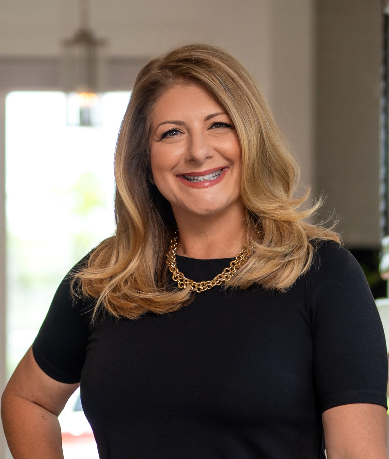 Meet Lori | Lori Fowler Naples Luxury